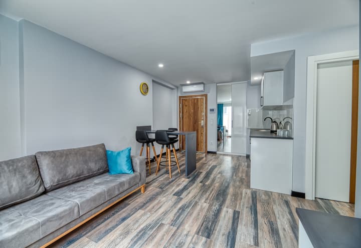 Clean And Neat Flat Close To Metro In Ataşehir - Ataşehir