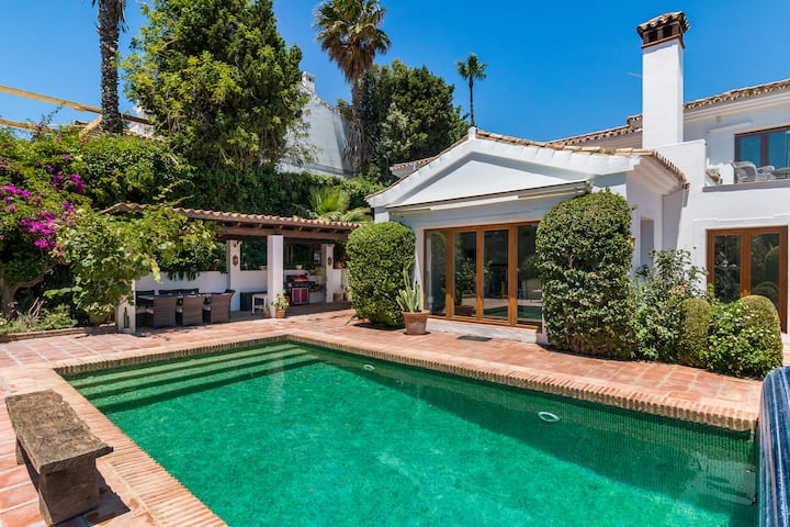 Stunning Villa With Spectacular Views Of The Sea - San Roque