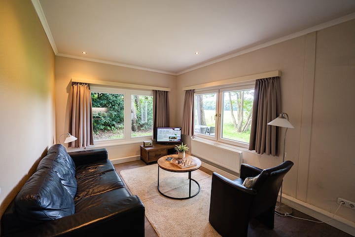 Gelijkvloerse Bungalow Mooi Gelegen Aan Weiland - Amersfoort