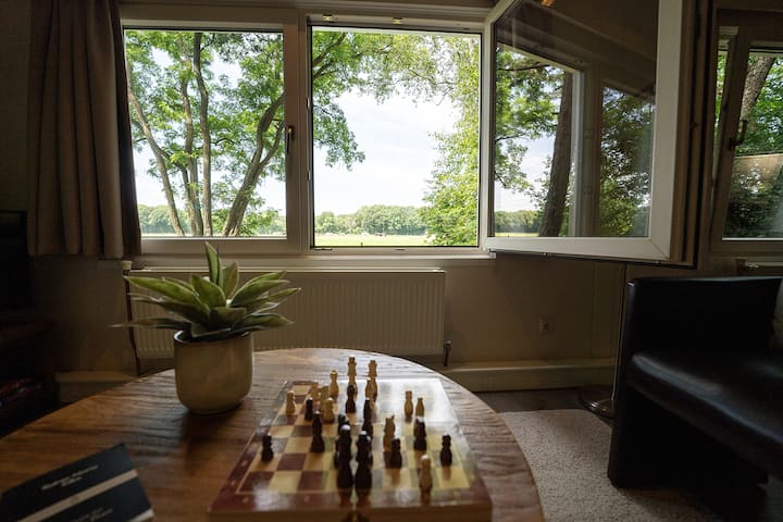 Mooi Gelegen Gelijkvloerse Bungalow Aan Weiland - Amersfoort