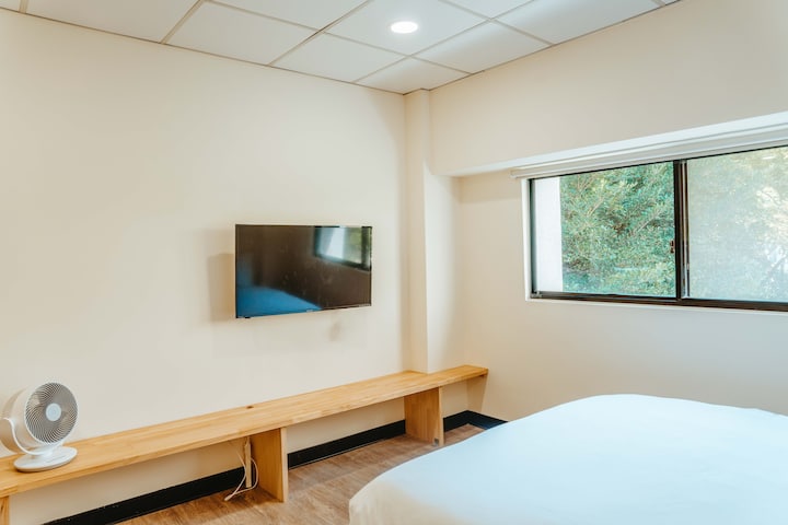Breeze Center/24 Desk/personal Butler/central Tpi - Taipei