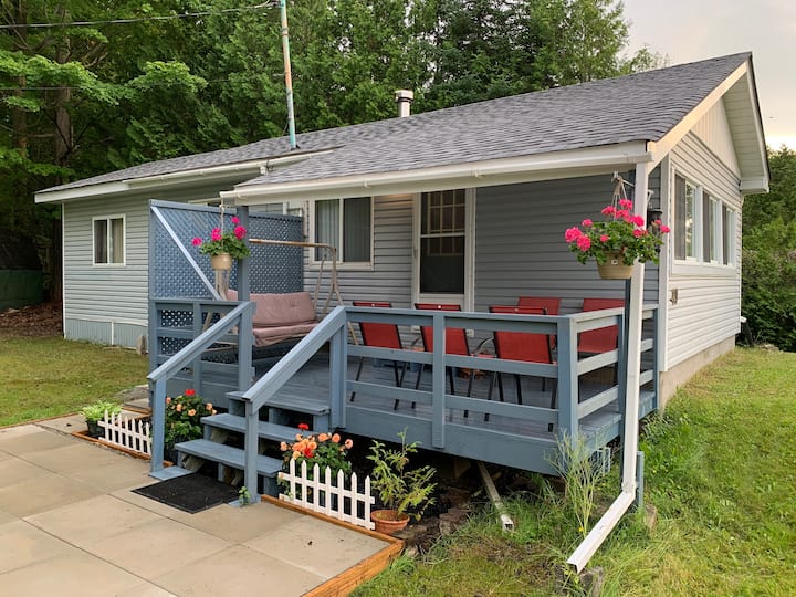 Quaint And Rustic Cottage - Midland
