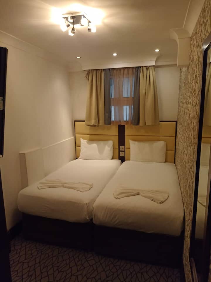 Edward Hotel Budget Quad Room - Londres