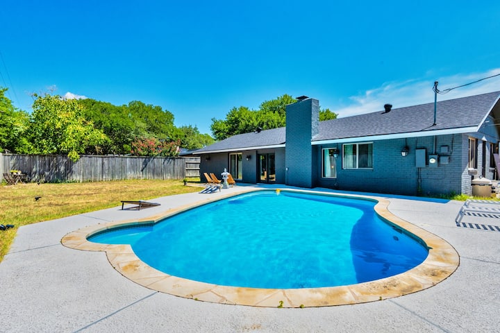 The Sinatra - Fun, 5bd Home! Huge Pool! Game Room! - Round Rock, TX