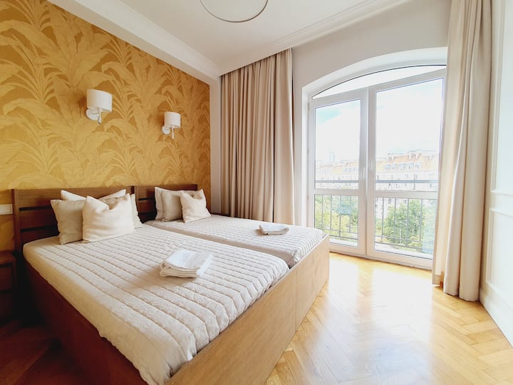 Wyzwolenia Apt , ŁAzienki Park & Zbawiciela Sq. 2' - Warsaw
