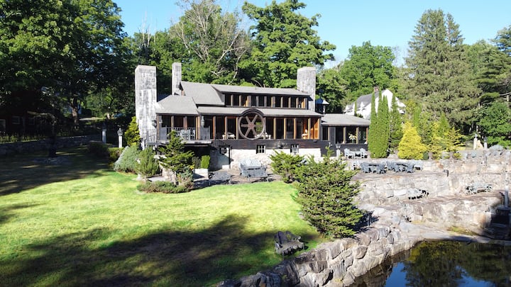 Waterfront Berkshires 1-bedroom Old Mill Villa - Granville State Forest, Granville