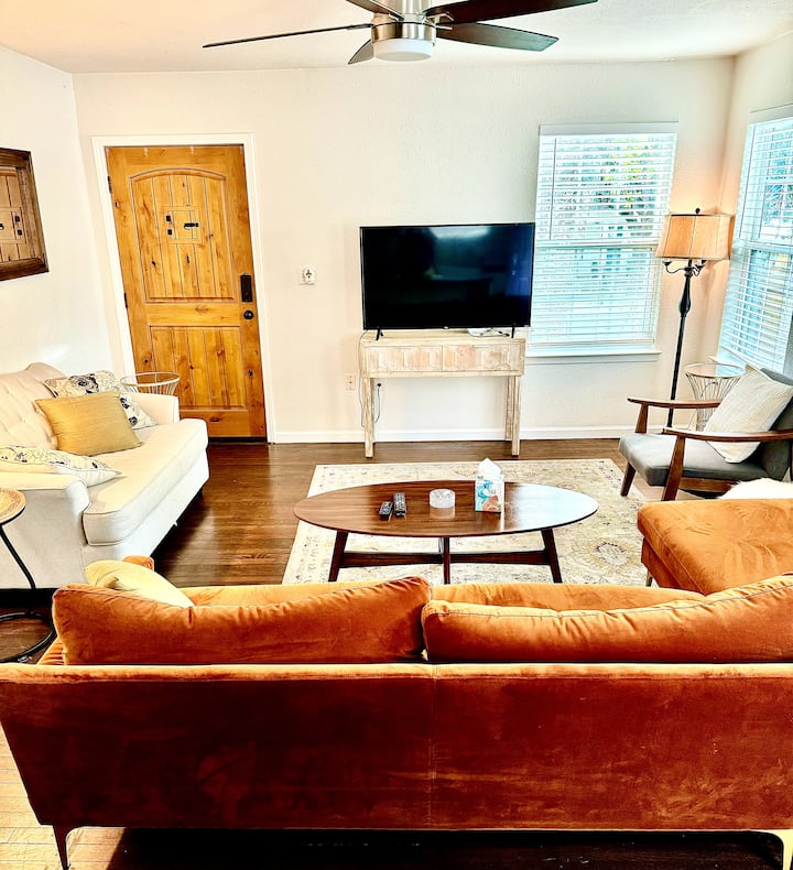 Stylish Retreat, Local's Only Guidebook, - Austin, TX