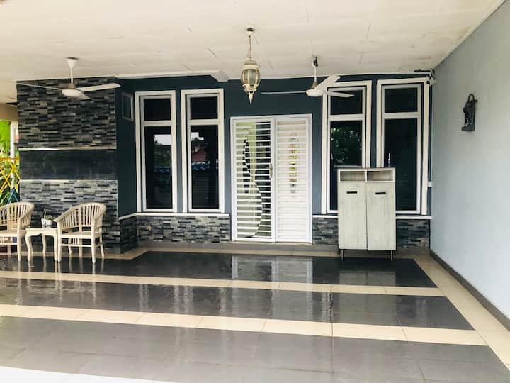 Homestay Dq Pasir Gudang - Pasir Ris