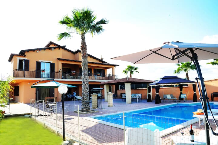 Villa Gioiosa, Child Friendly, Fenced Pool, Aircon - Agrigento