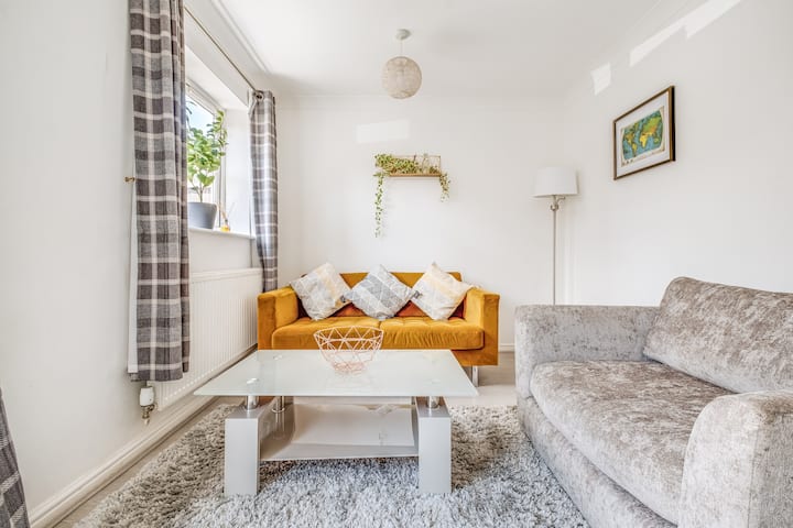 Large 4 Bed. Ideal For Contractors. Free Parking. - Bedford