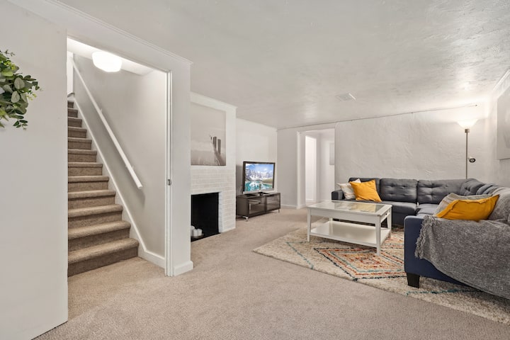 Comfy Basement Near Anschutz - Aurora, CO