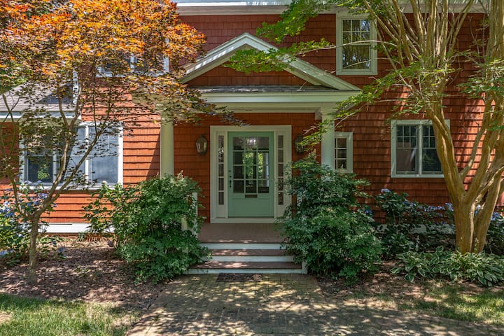 Traditional Large Irvington Home On Carter's Creek - Belle Isle State Park, Lancaster