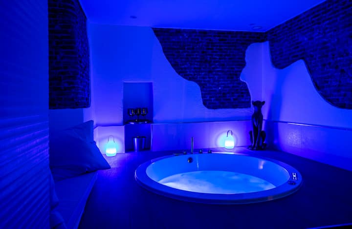 1-your Dream_luxury_jacuzzl_parking_ 8people - Madrid