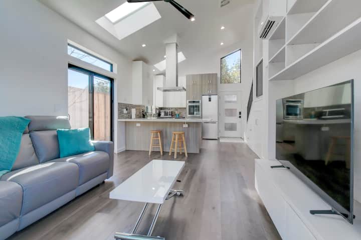 Modern, Light-filled Guesthouse W/private Entrance - San José