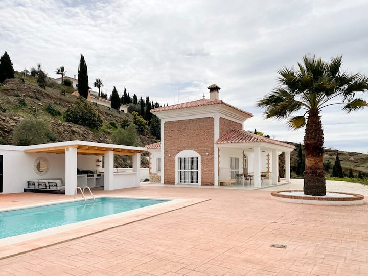 Villa Tres Flores, Views, Jacuzzi, 15' To Beach - Cómpeta