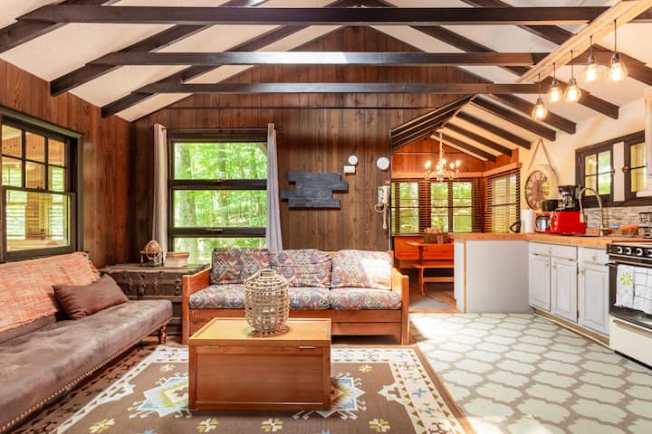 Beautiful Catskills Cabin! Private Lake Community! - Bethel, NY