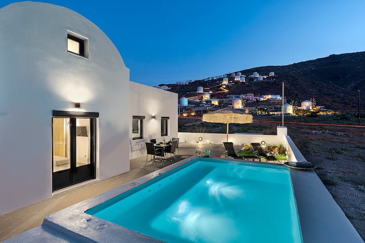 Black-n-white Villa - Santorini