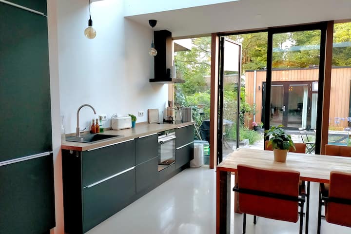 Excellent Located Ground Floor Apartment + Garden - Amsterdam