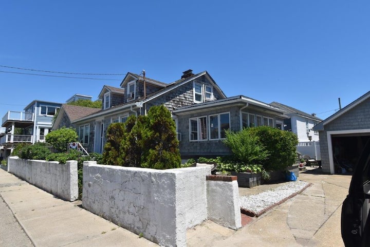 Semi Oceanfront 4 Bedroom House Steps From Ocean. - Lawrence, NY