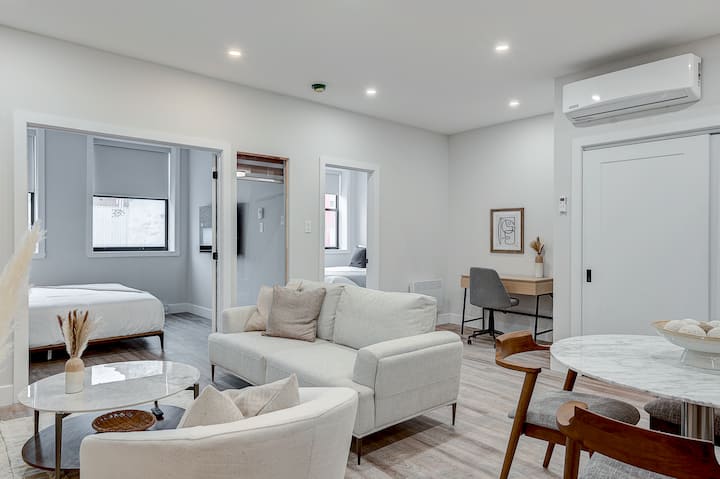 Zen 2bdr Apt With Rooftop Terrace -Plaza St-hubert - Montreal