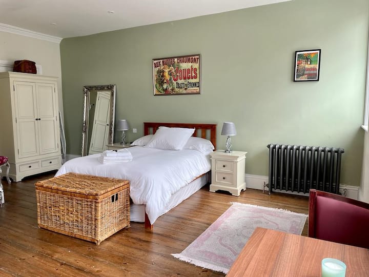 Unique - Spacious Private Room With Ensuite - Thames Ditton