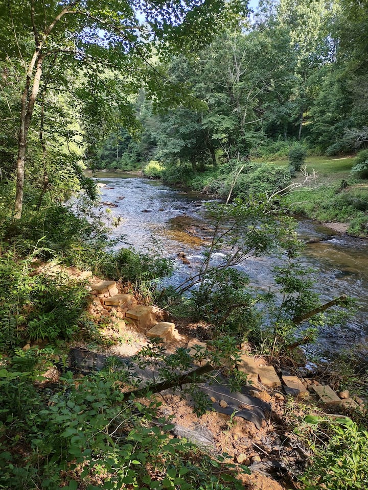 Chestatee River Retreat - Dahlonega, GA