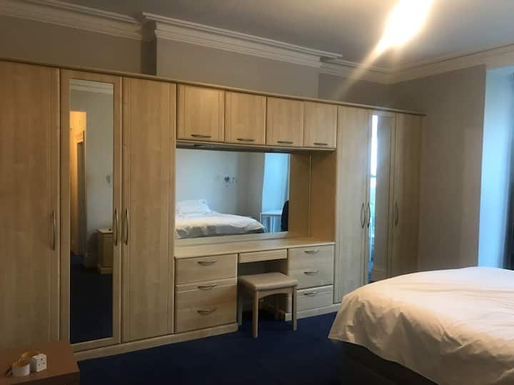Lovely Spacious Room Near The Sea - Portsmouth