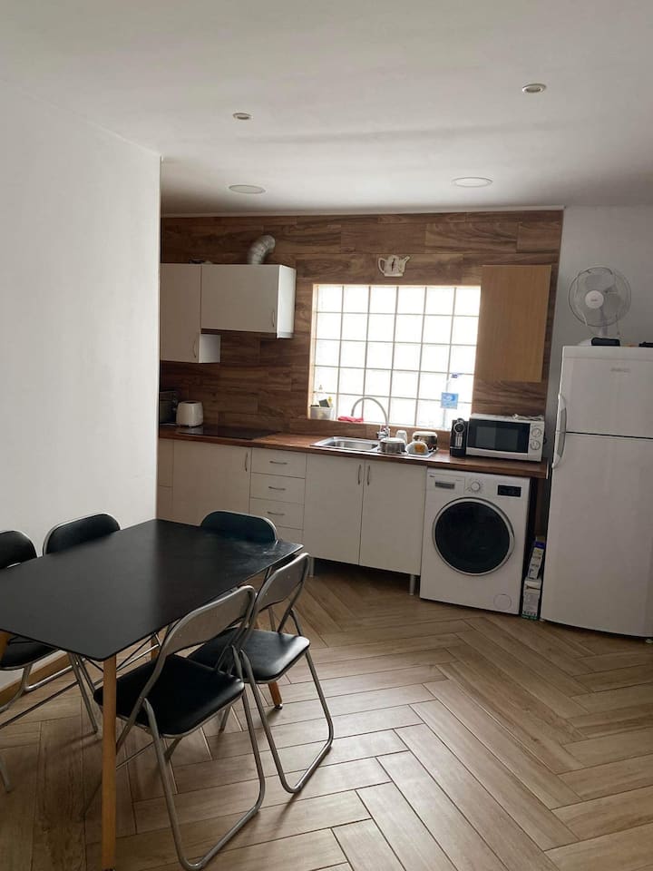 Quarto Com Casa De Banho Privativa. - Faro