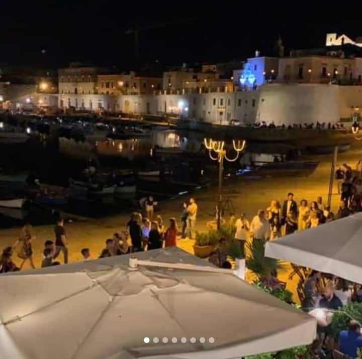Bellissimo Alloggio Pietra A Vista Travi In Legno - Trani