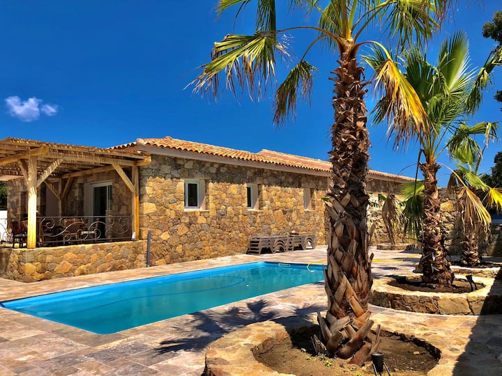 Magnifique Bergerie Neuve Avec Piscine Chauffée. - Corsica