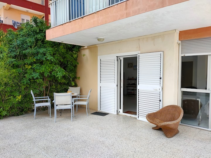 Apartamento Con Gran Terraza Y Patio. - Gandia