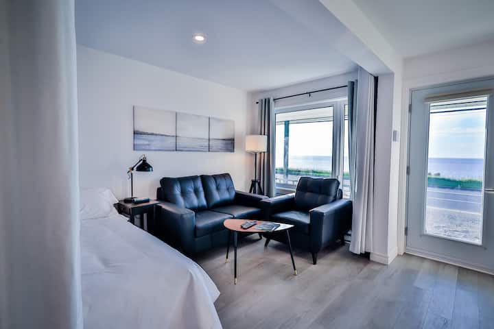 Nouveau ! Maison Jumelée Avec Vue Sur La Mer - Ste-anne-des-monts