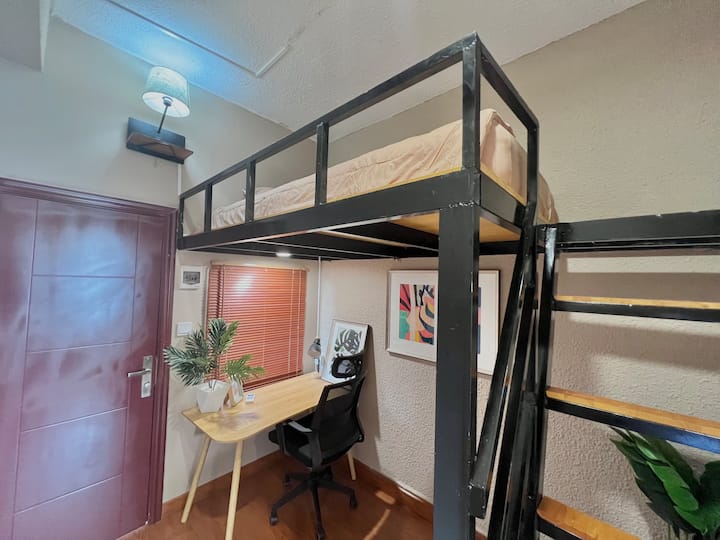 W902. Loftbed W/ Workdesk - Bkk1 &5min Riverfront - Phnom Penh