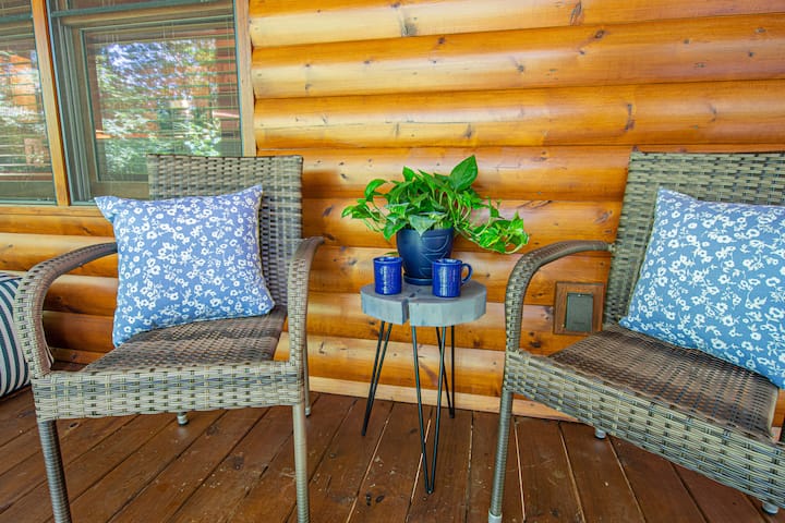 Brand New! Huge Deck, Spa, Fire Pit, Ping Pong! - Blue Ridge, GA
