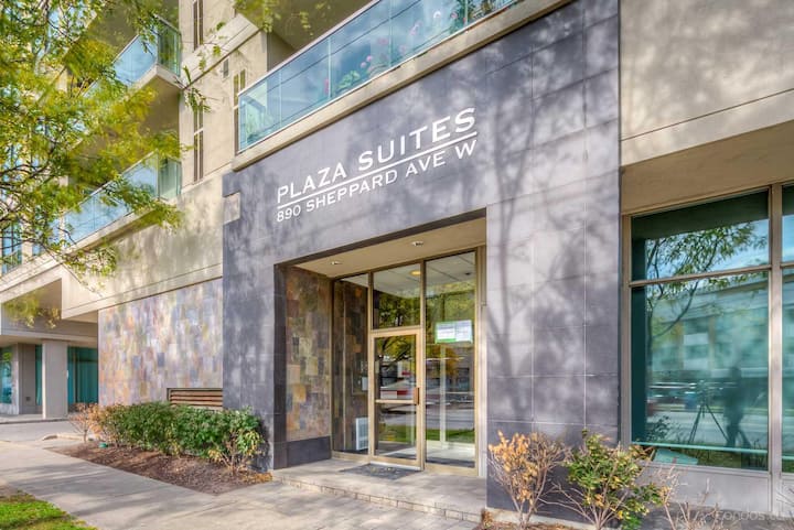 Large 2+2+den, Private Terrace, Gym, Sauna, Garage - Toronto