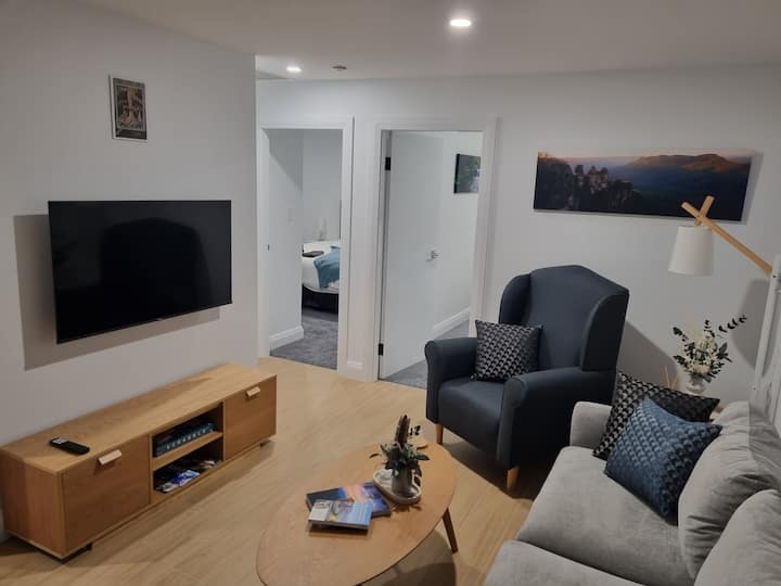 'Leura North.' Contemporary Accommodation. - Leura