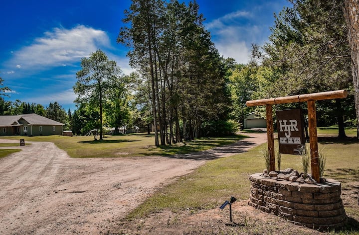Eaa 3 - Bedroom Horse Ranch Country Home - New London, WI