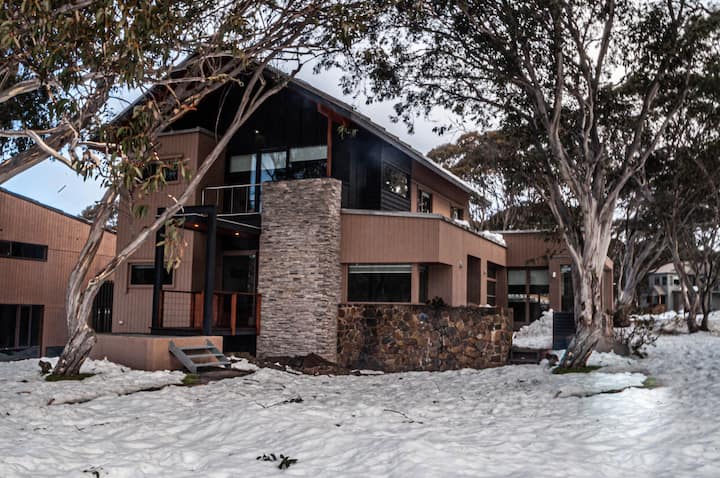 'Last Run' 4 Bedroom Presidential House, Mt Hotham - Dinner Plain