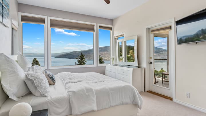 Breath Taking Lake View Luxury Villa In Peachland - Peachland