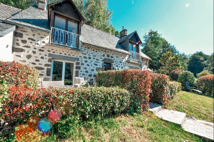 Gîte Ancien Dans La Région Du Cantal - Salers