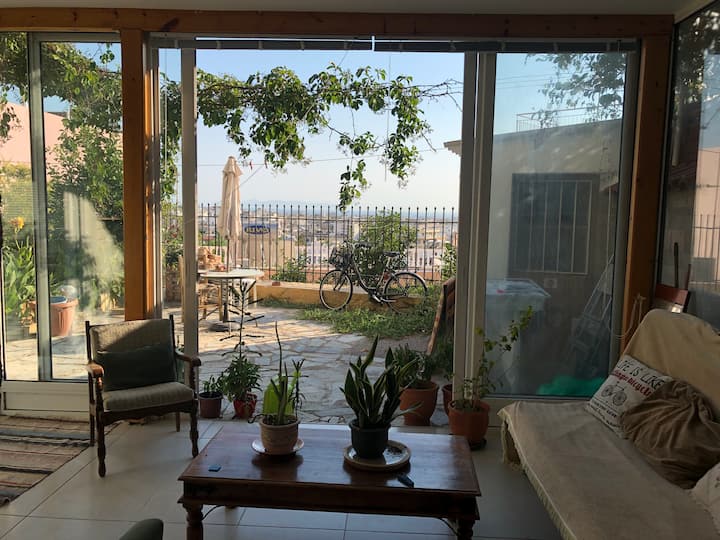 Stone House With Garden At Filopappou-koukaki - Atenas