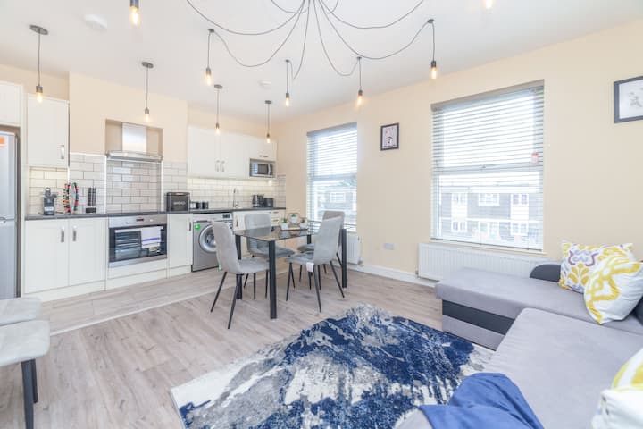 Modern/stylish 2 Bedroom Apartment In East London - Mile End - London