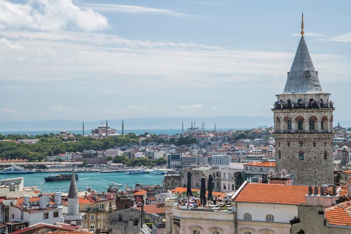 Anatolian Breeze- 5ac- Central. In Galata Tower - Istanbul