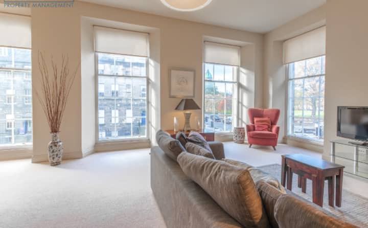 Unique, Beautifully Spacious Edinburgh Flat - Edinburgh
