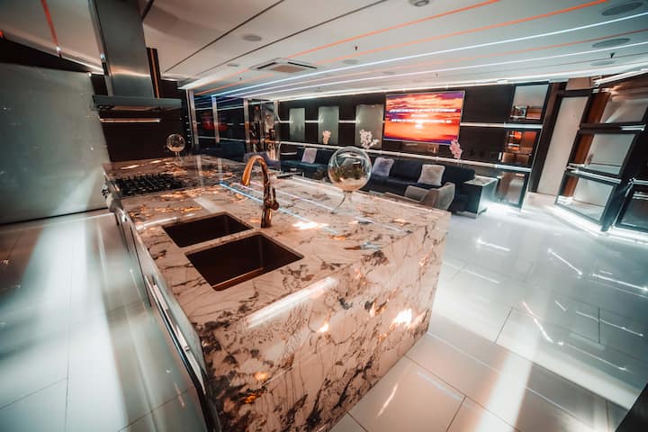 Exclusive Penthouse: 15 Bdr,jacuzzis And Nightlife - Medellín