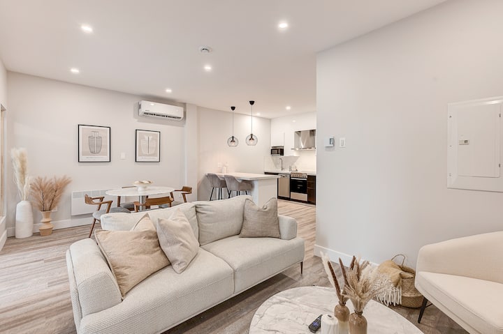 Stylish 2br - With Rooftop Terrace Plaza St-hubert - Montreal