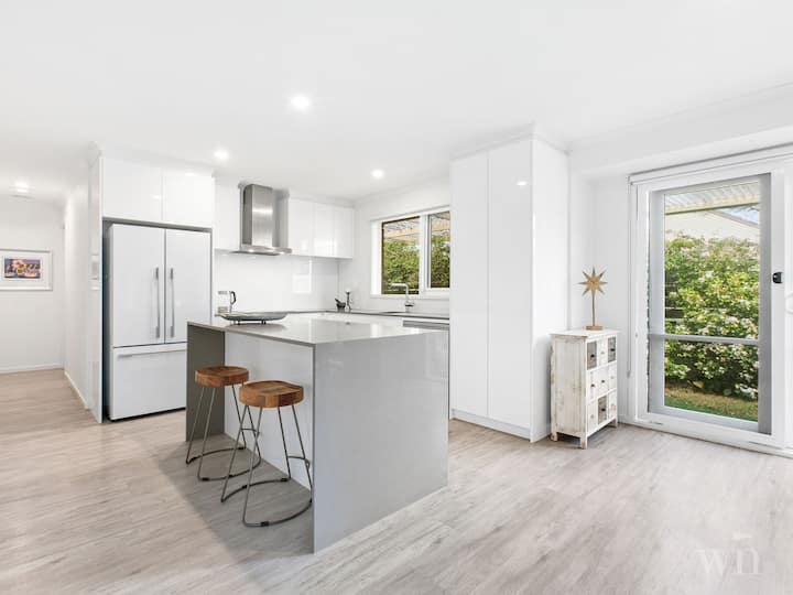 Beachside Getaway-5 Minute Walk To The Beach. - Mornington
