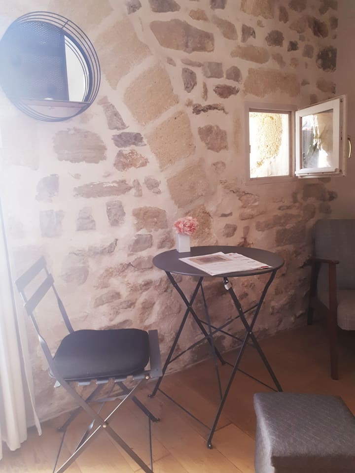 ÉLégante Chambre Indépendante Cuisine D'été/bassin - Sommières