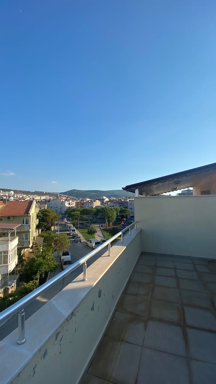 Dikili Merkezde ÇAtı Katı Daire - Dikili