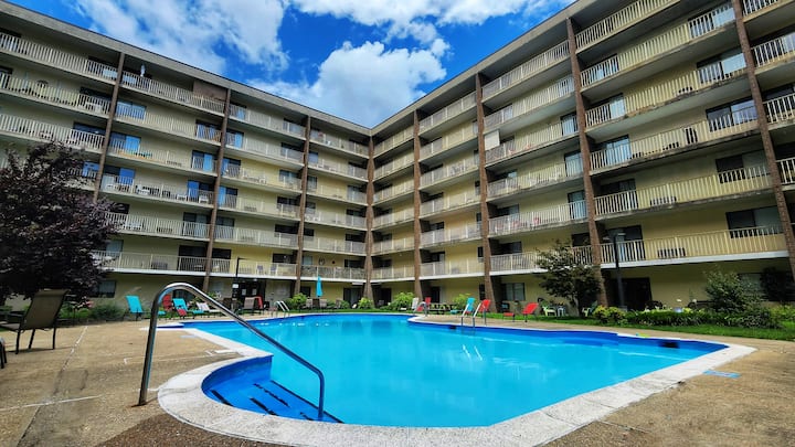 Lovely 1 Bedroom Condo With Pool - Charleston, WV